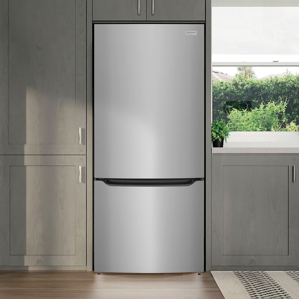 Réfrigérateur à congélateur inférieur 20.3 pi³ Frigidaire GRBN2012AF ...