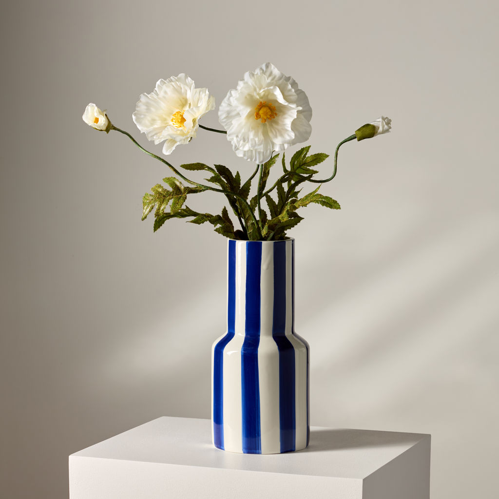 Vase en céramique à rayures Collection privée | Tanguay