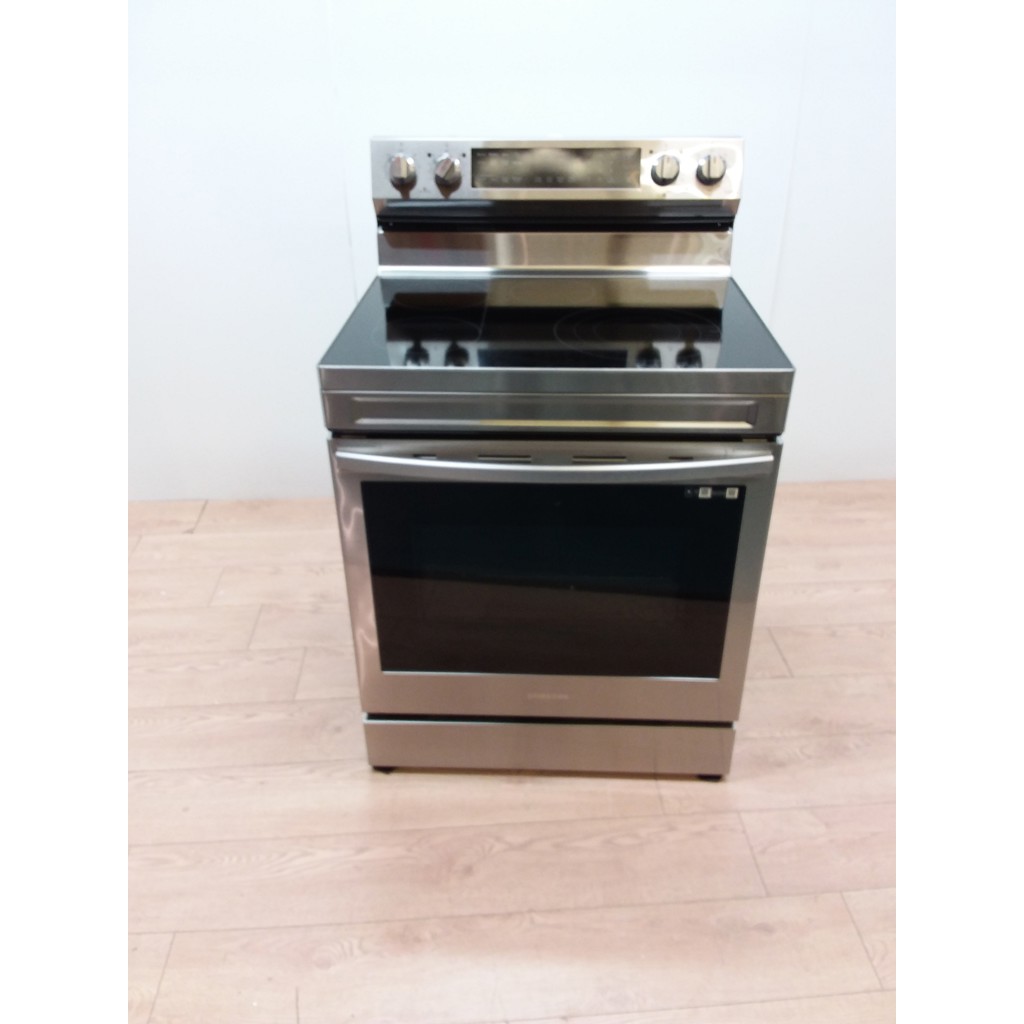 Cuisinière 30 po avec four à convection - Démonstrateur Samsung ...