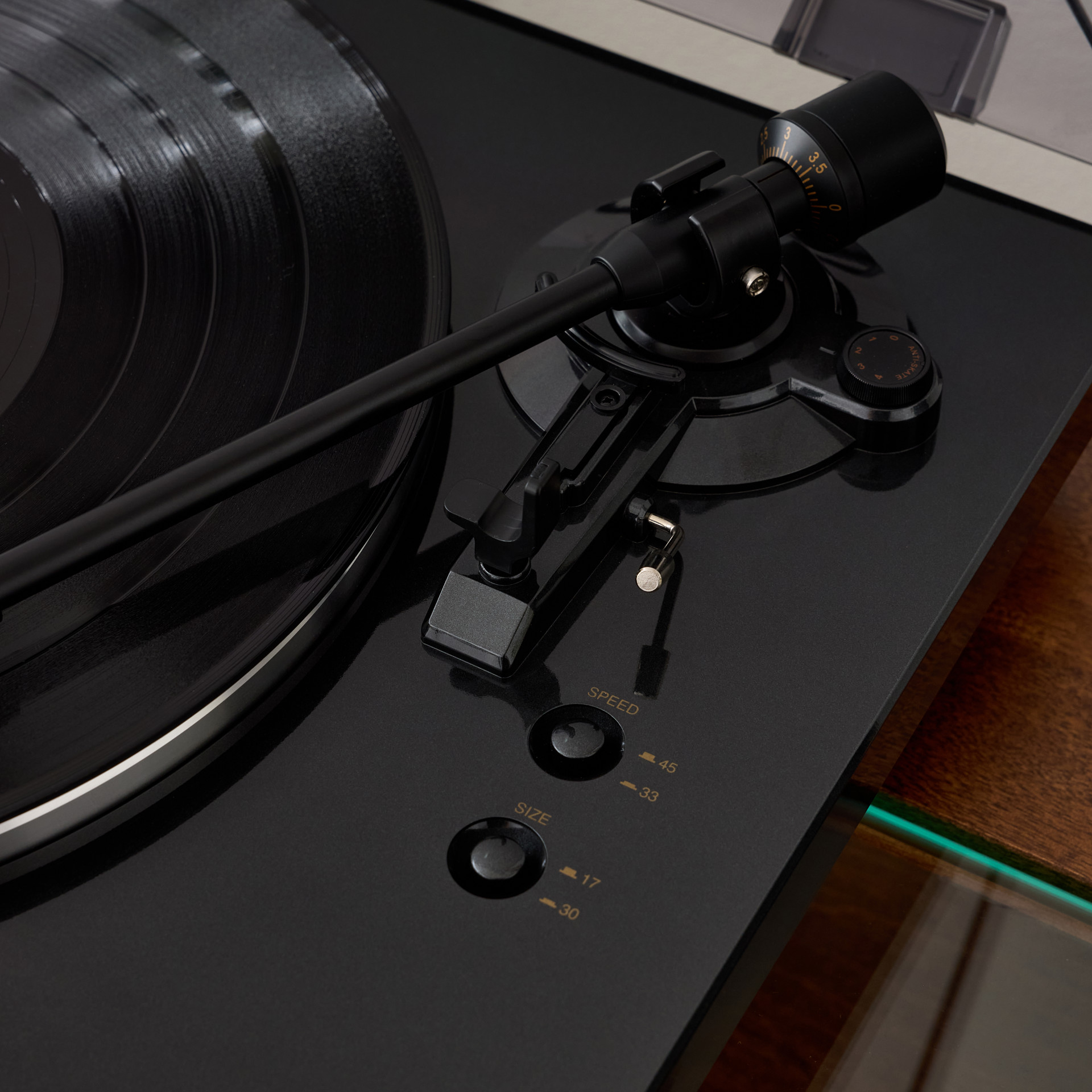 Table tournante avec pré-amplificateur RIAA Denon DP-300F | Tanguay