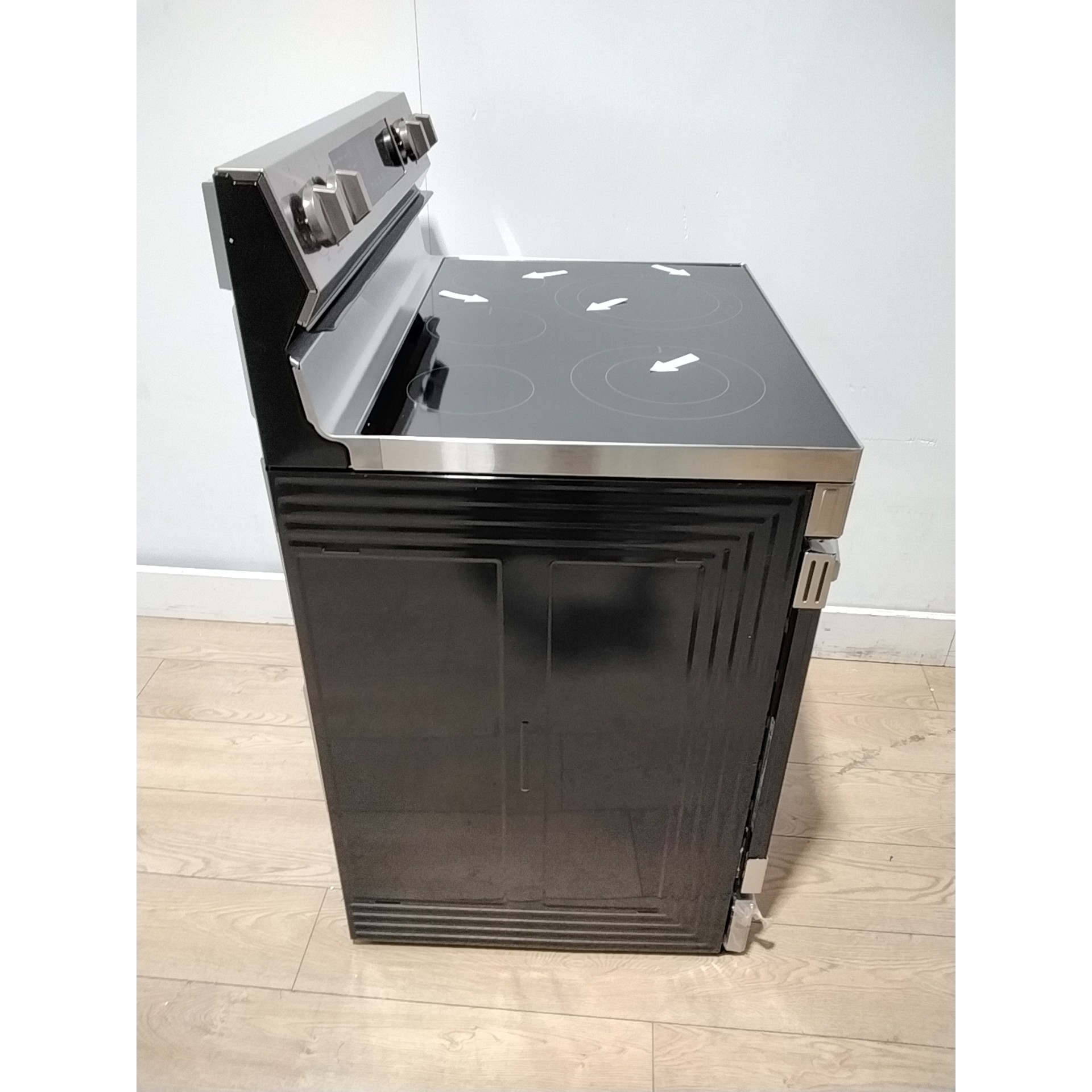 30" Convection Range with Air Fry - Slight imperfections Samsung ...