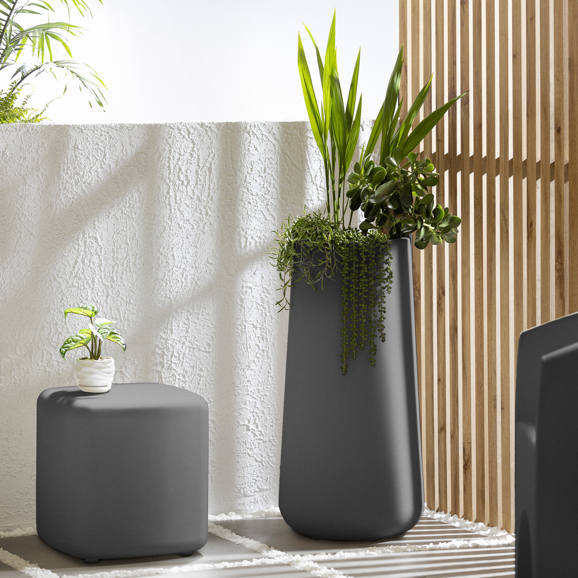 Dalya Tall Outdoor Pot Planter - Charcoal South Shore 14249 | Tanguay