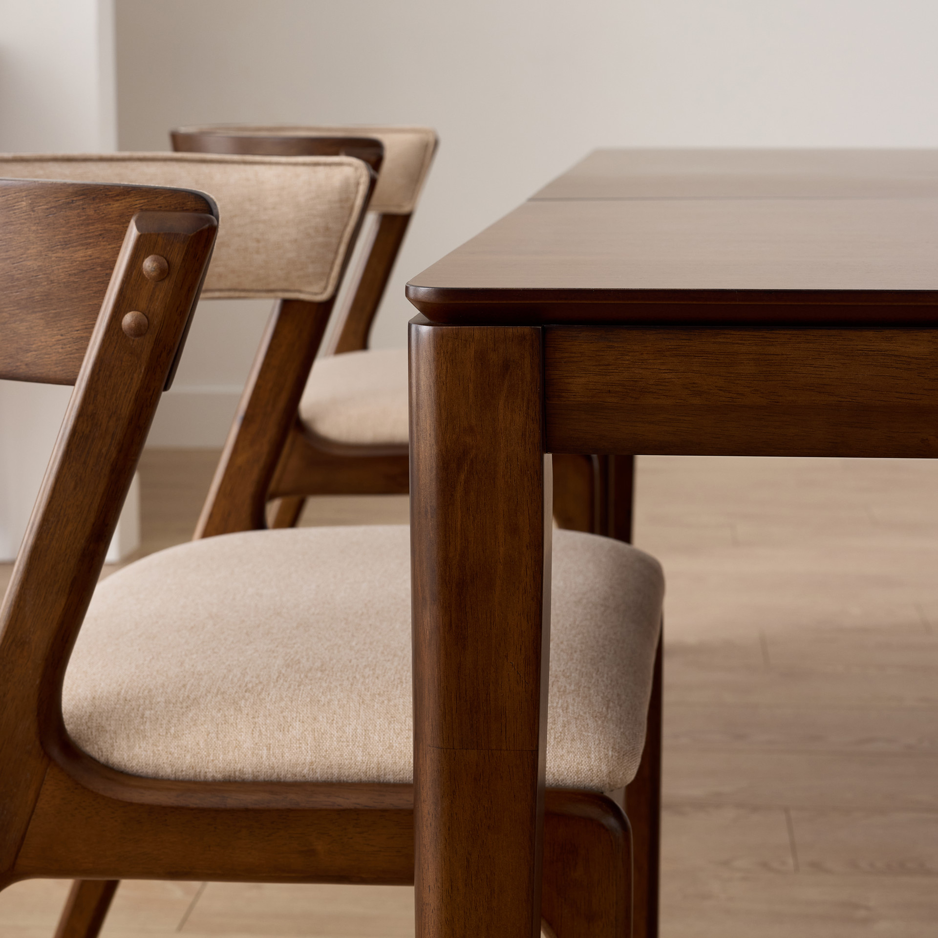 Table de salle à manger avec rallonge intégrée Mazin 5926-76 | Tanguay