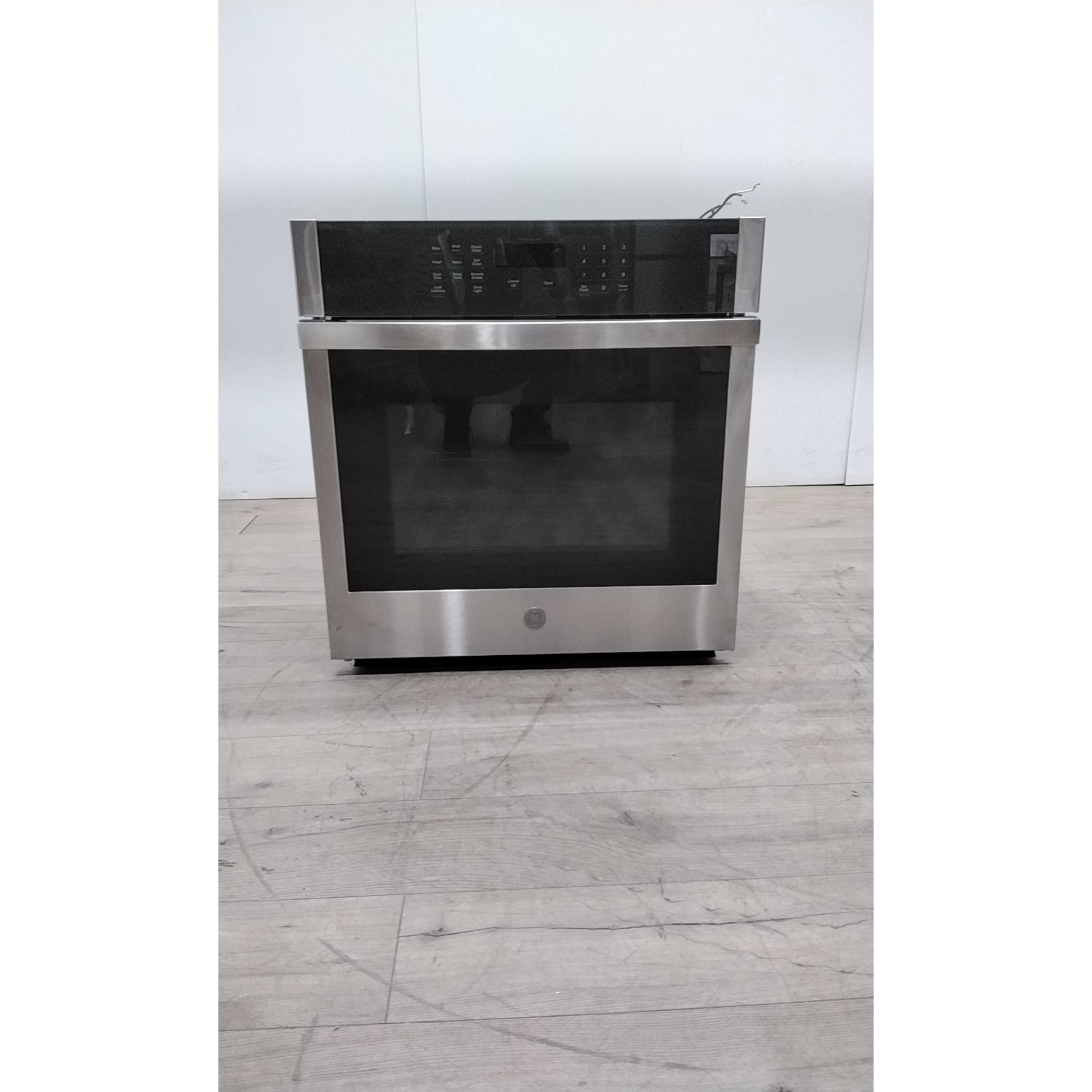 GE 27" Smart Built-In Single Wall Oven - Slight imperfections GE ...
