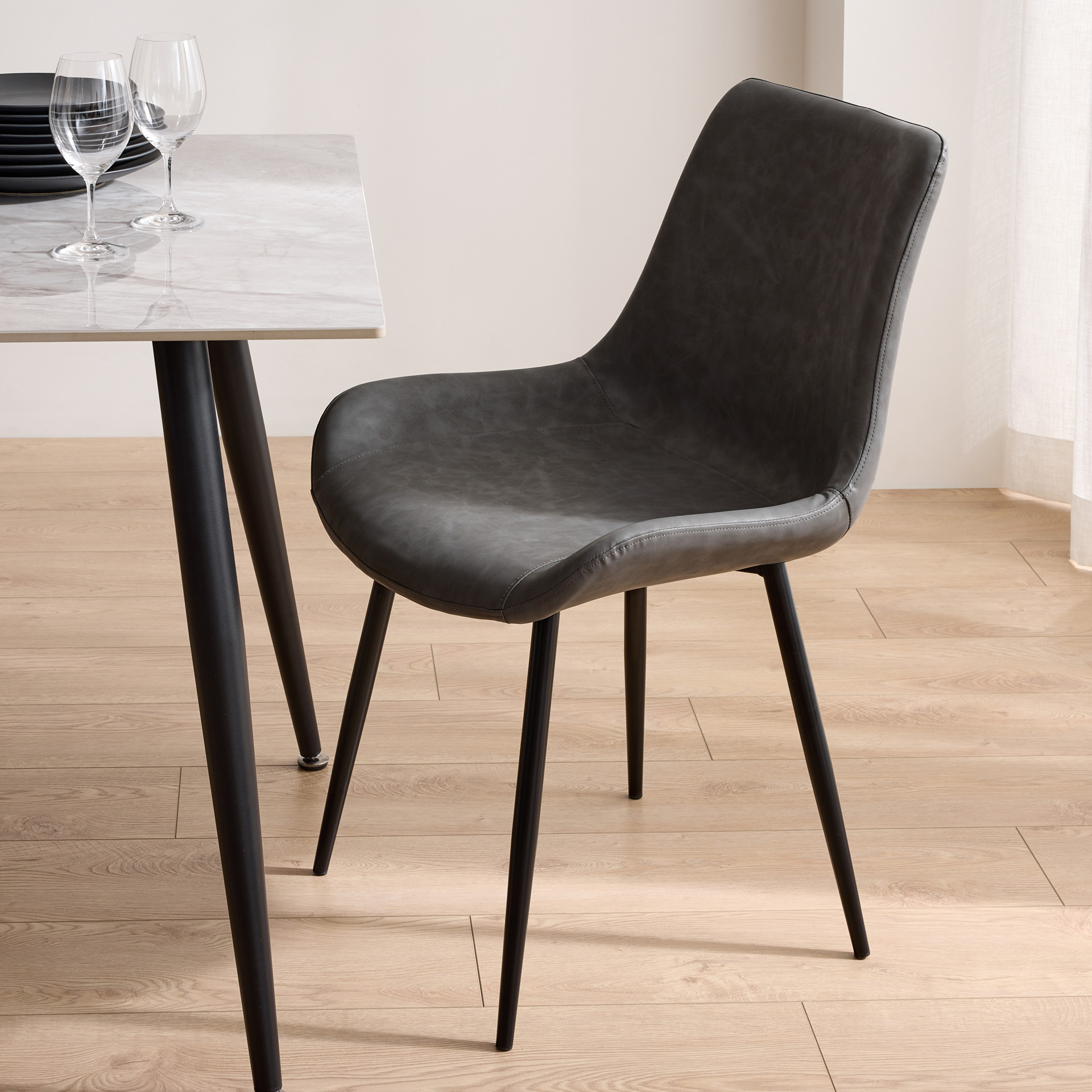 Chaise de salle à manger Titus T-280 | Tanguay