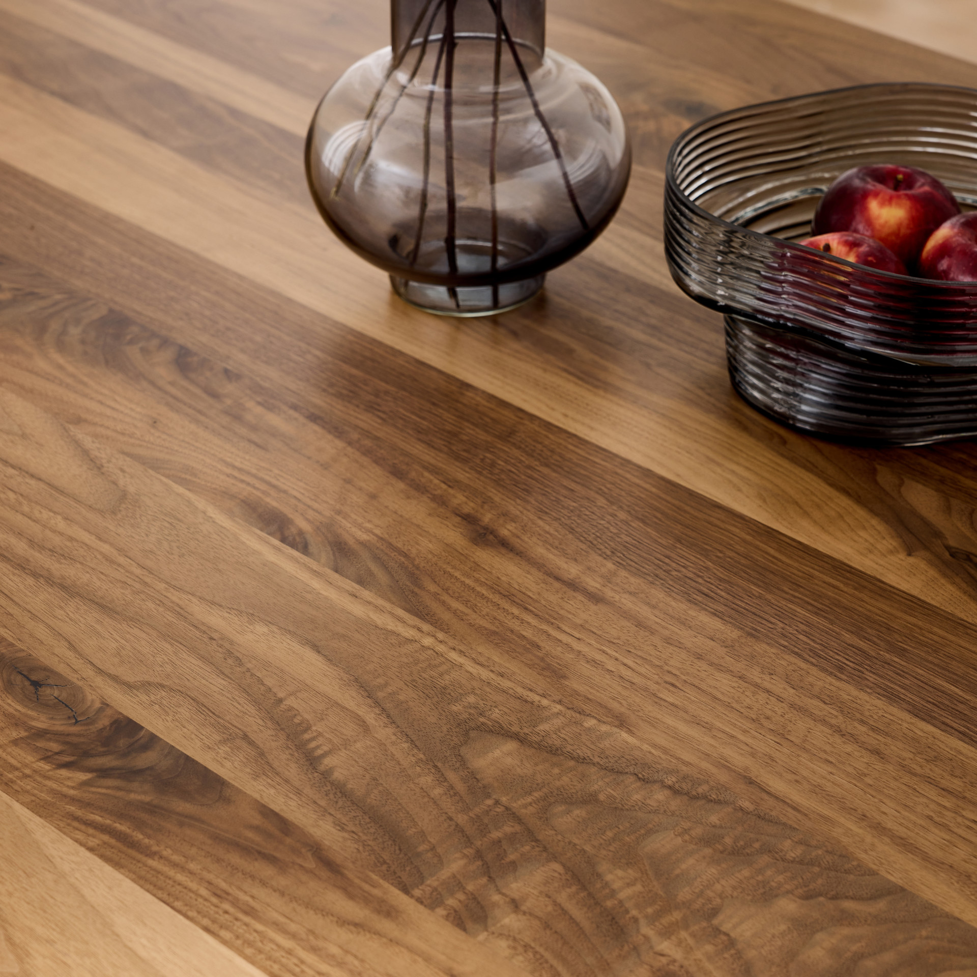 Table de salle à manger Lanea en noyer noir 82 po ELEVA BB82NN | Tanguay