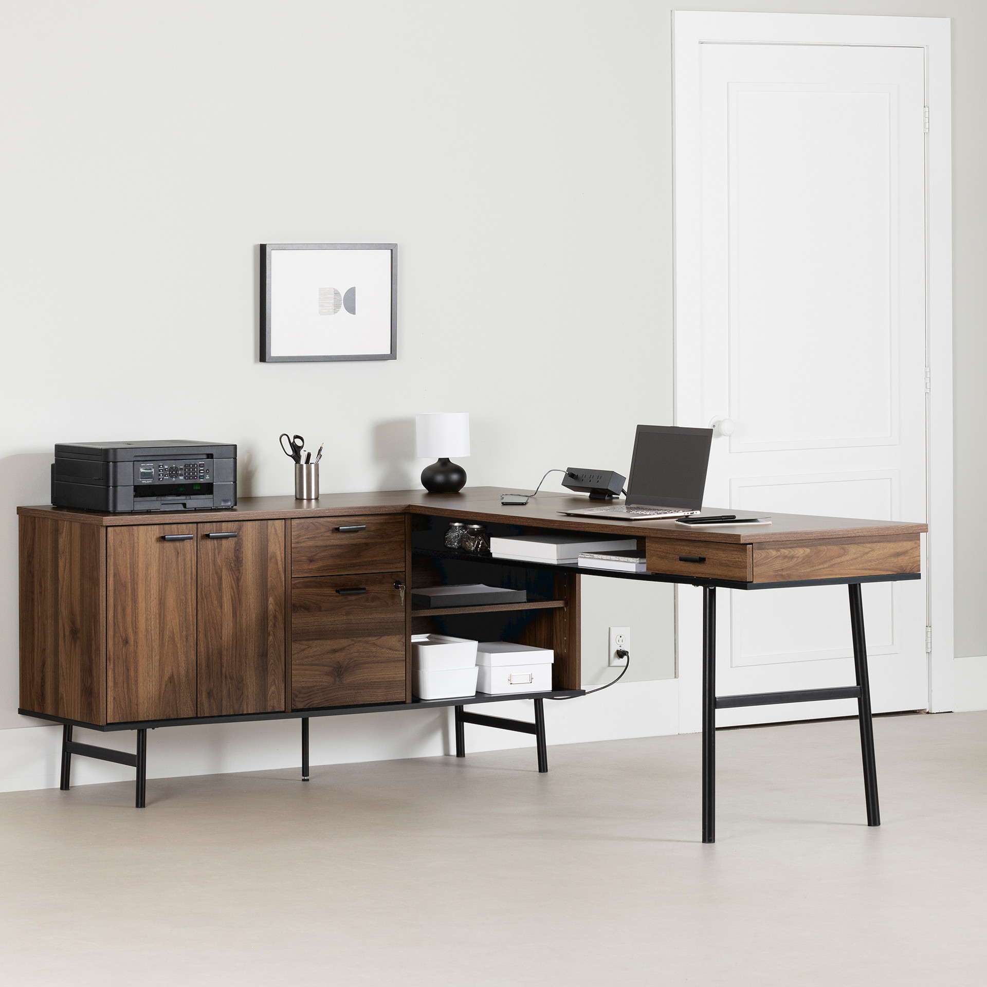 Bureau de travail en L avec prise intégrée - Edmon South Shore 14656 ...