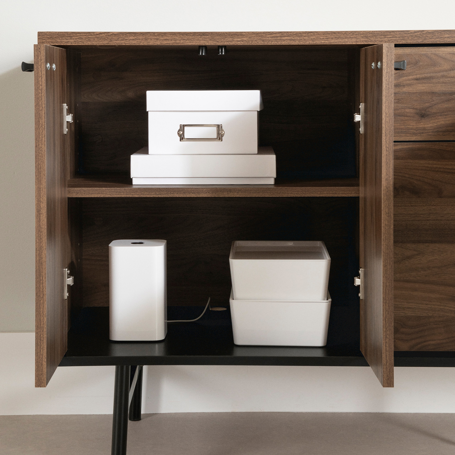 Bureau de travail en L avec prise intégrée - Edmon South Shore 14656 ...