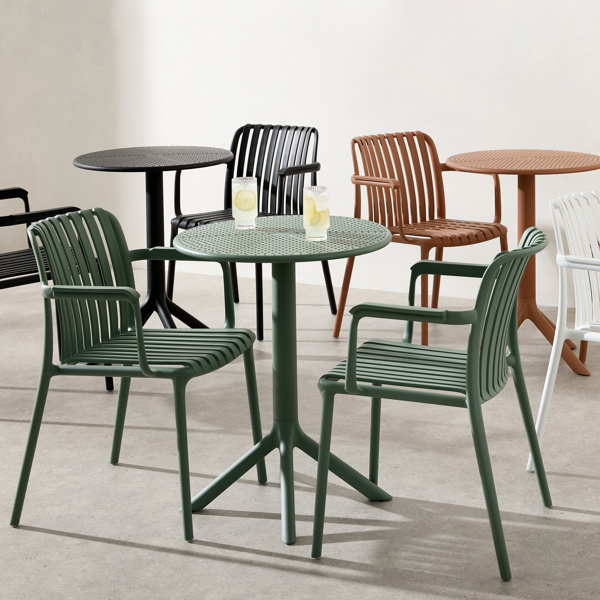 Table bistro ronde de 24 pouces Collection Tanguay T-100 | Tanguay