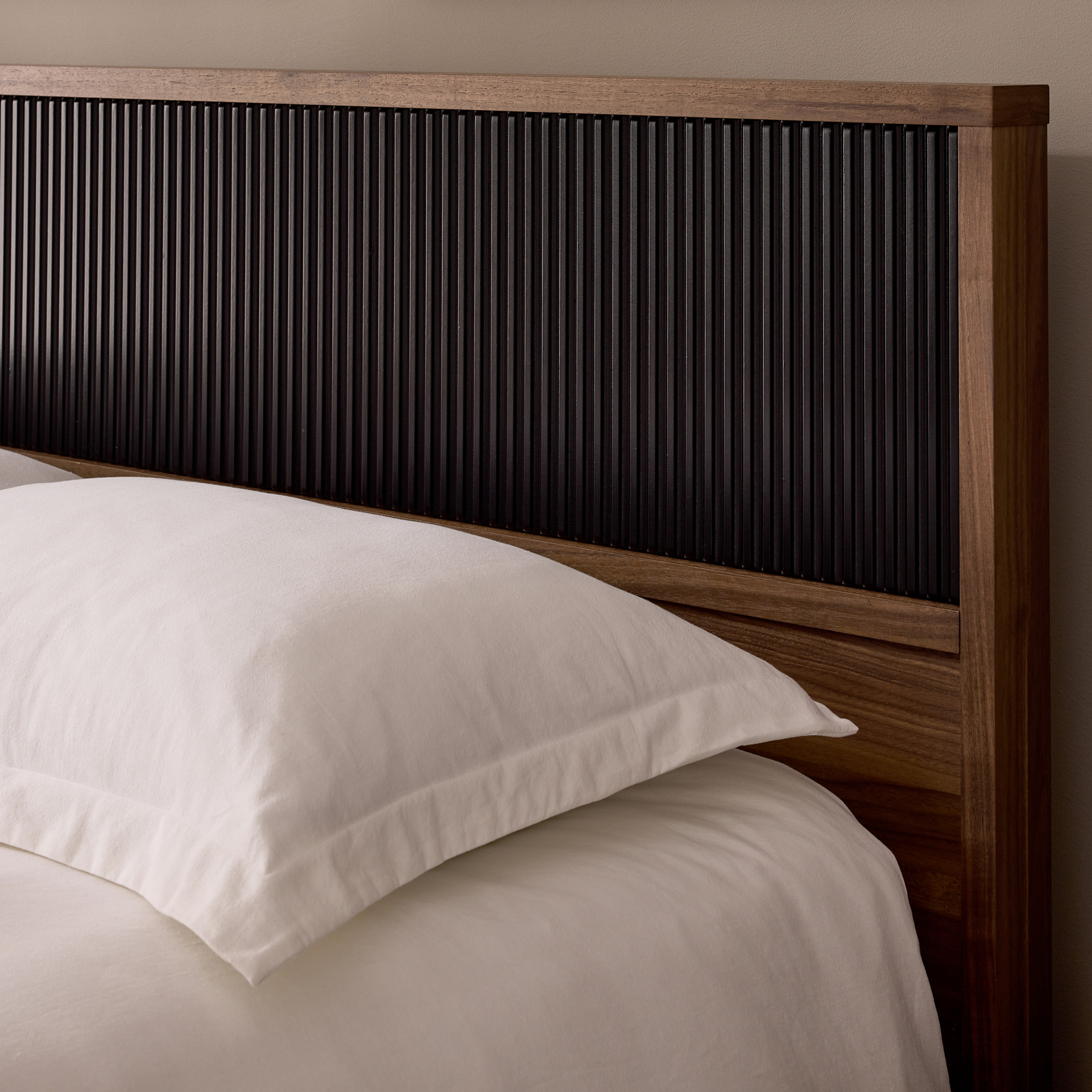 Lit en noyer - Très Grand Viebois *1300K/LIT | Tanguay