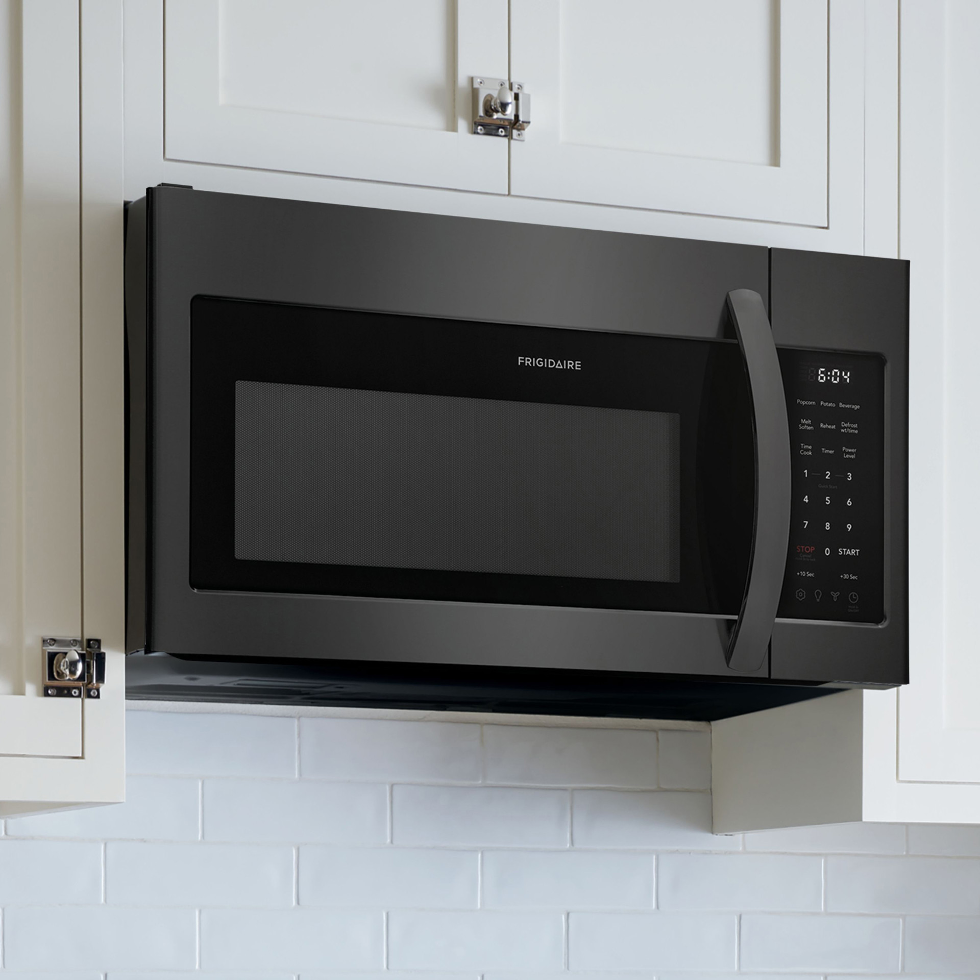 Four à micro-ondes à hotte intégrée 1.8 pi3 Frigidaire FMOS1846BD | Tanguay