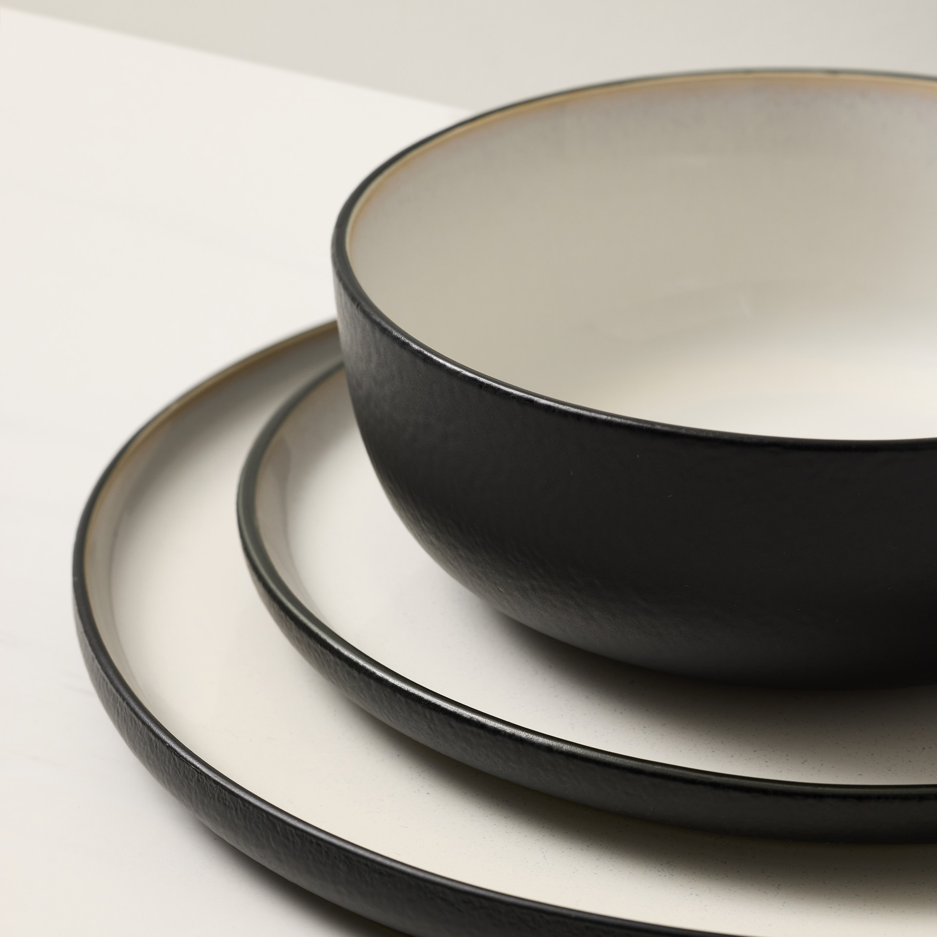 Ensemble de vaisselle Quartz Pur 12 pièces pour 4 personnes Brilliant 7198.079.12 | Tanguay