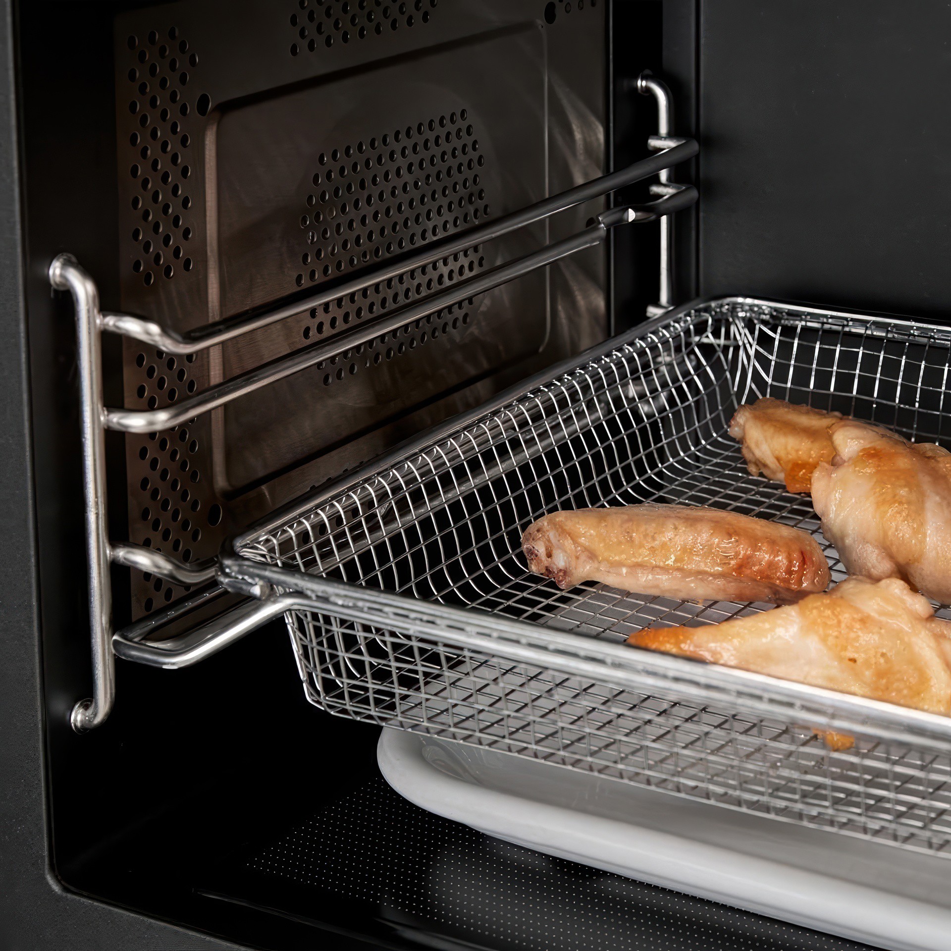 Four à micro-ondes encastré à hotte avec fonction Air Fry - 1400 W ...