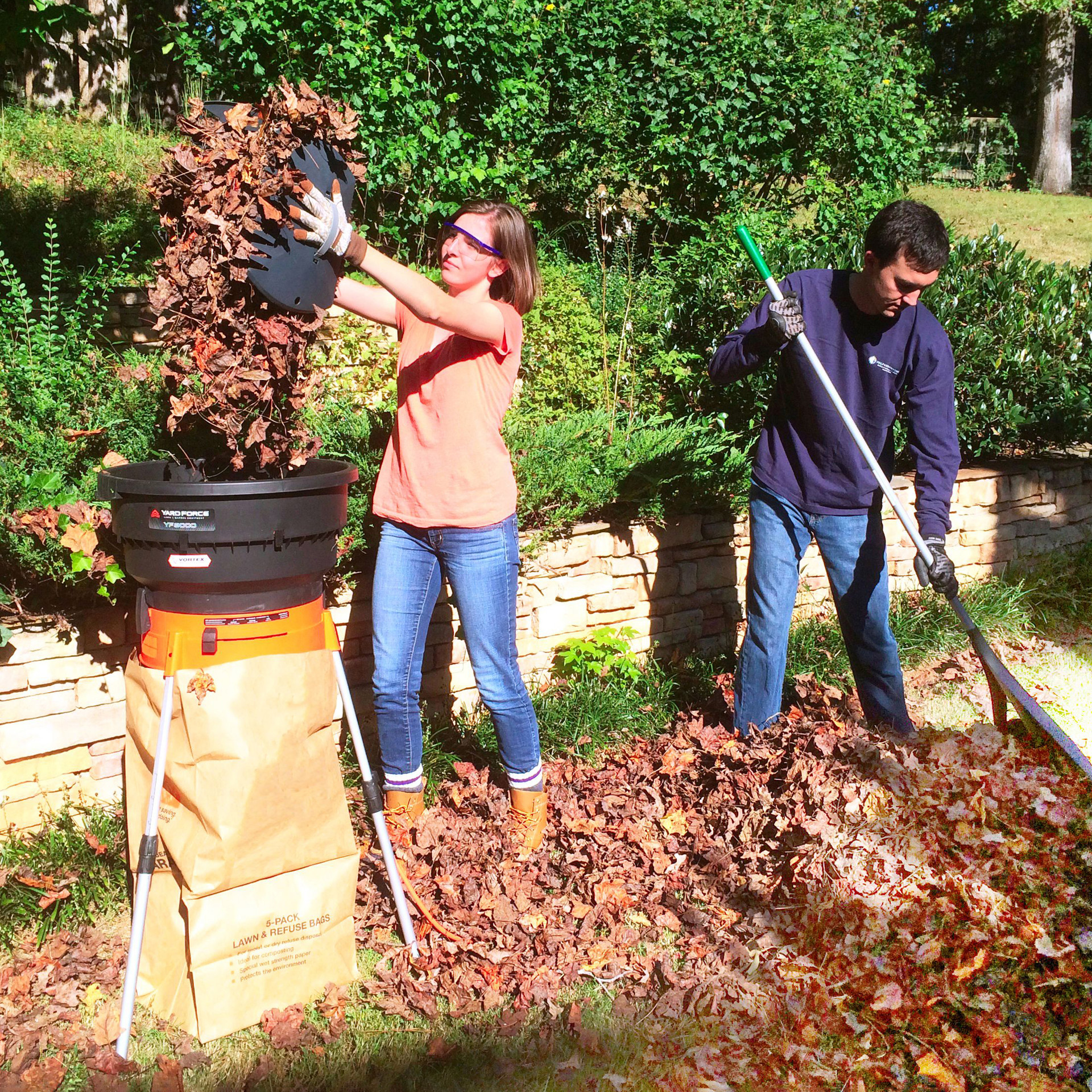 Déchiqueteuse à feuilles électrique 13A Yardforce YF8000 | Tanguay