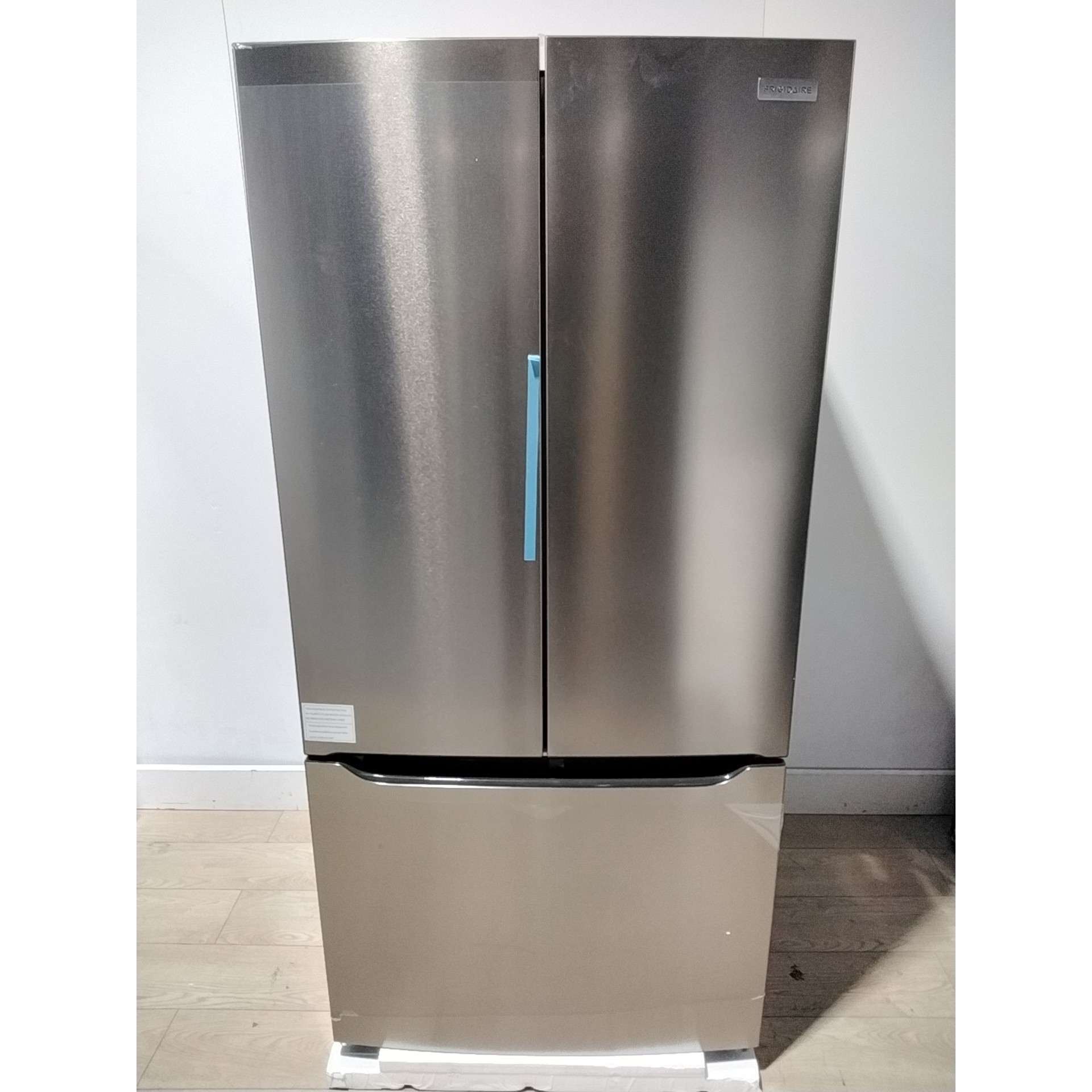 Réfrigérateur à double porte de 19.6 pi³ 33 po - Légères imperfections ...