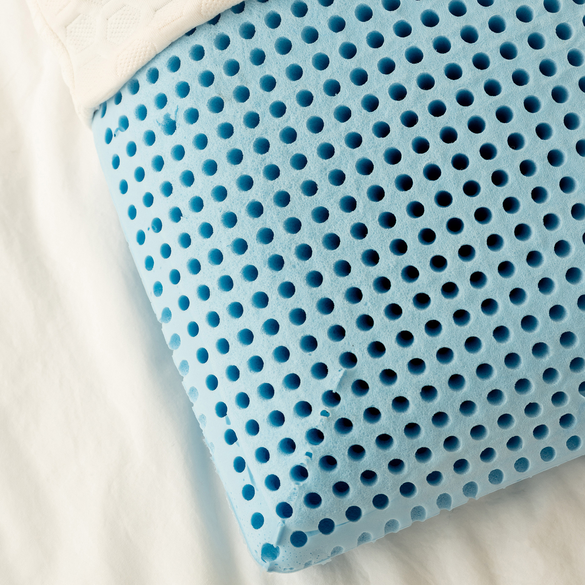 Oreiller respirant en gel et mousse mémoire Cool Dream - Grand lit ...